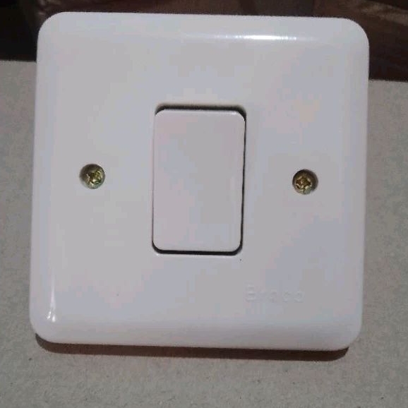 Jual Saklar broco engkel/single switch new gee 6621U | Shopee Indonesia