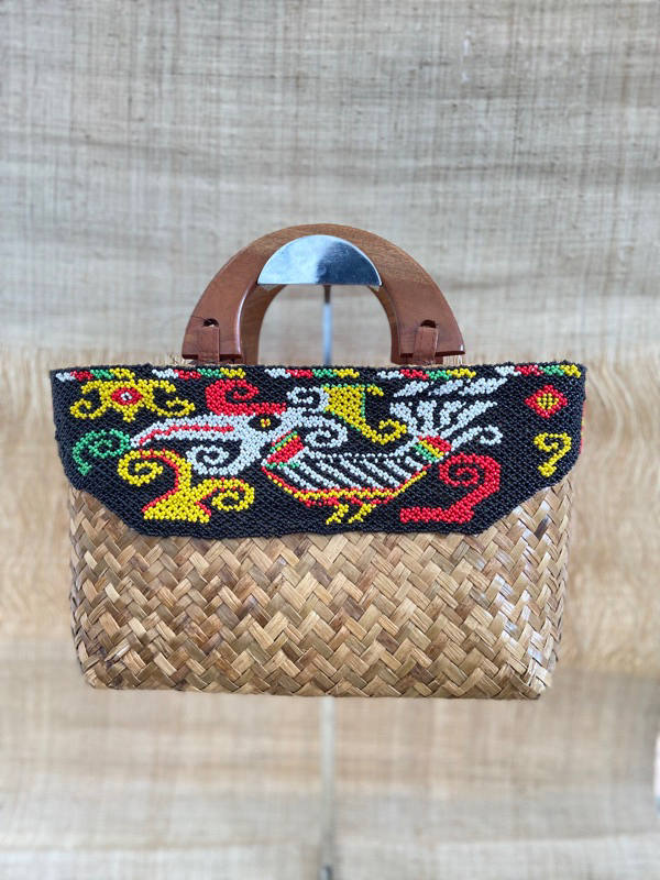 Jual Manika Kaltim - Tas Purun Anyaman Manik Motif Enggang Dayak ...