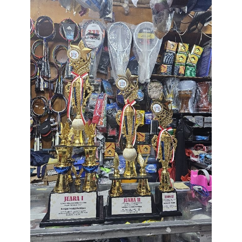 Jual trophy Piala 4kaki murah bagus 1 set | Shopee Indonesia