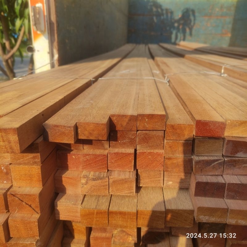 Jual RENG KAYU BENGKIRAI HALUS MOULDING MURAH SIAP PASANG 2 x 3 cm ...