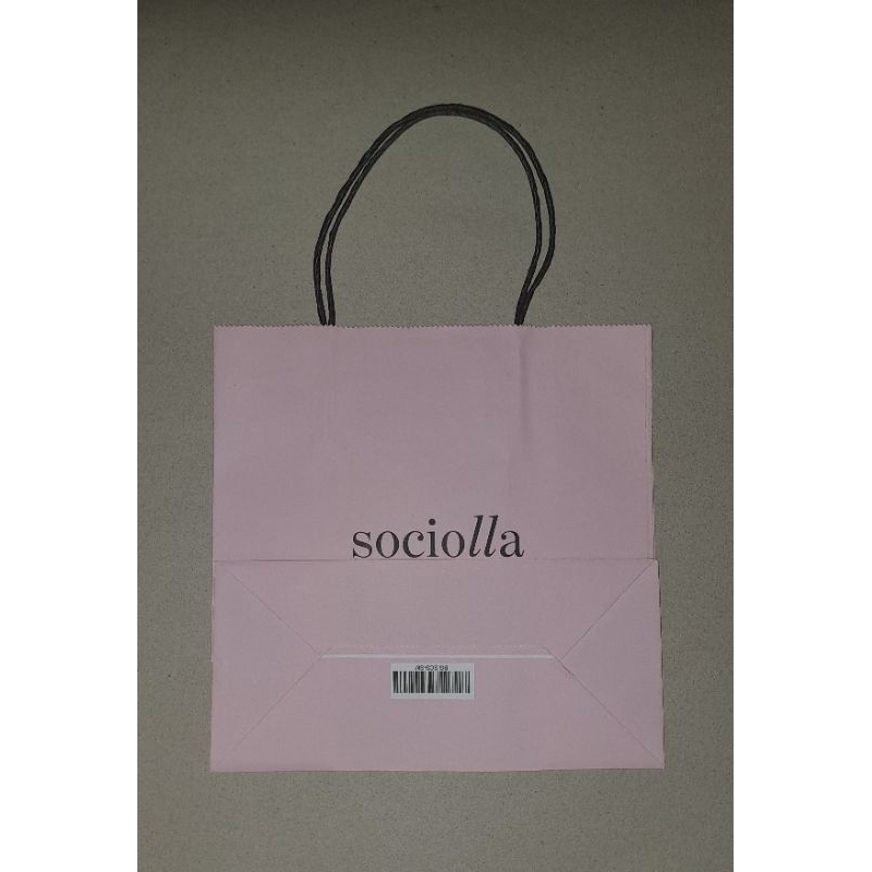 Jual paper bag miniso, sociolla, bata | Shopee Indonesia