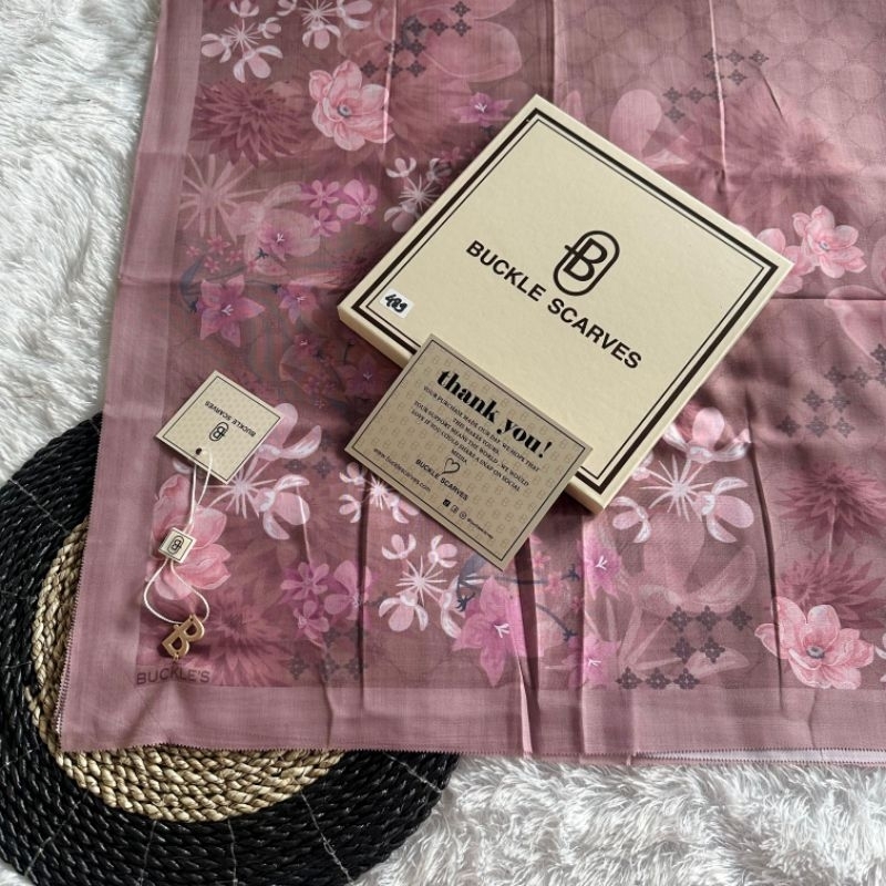Jual NAGIH OOTD HIJAB AZARA BUCKLE SCARVES PREMIUM MOTIF SEGI EMPAT ...