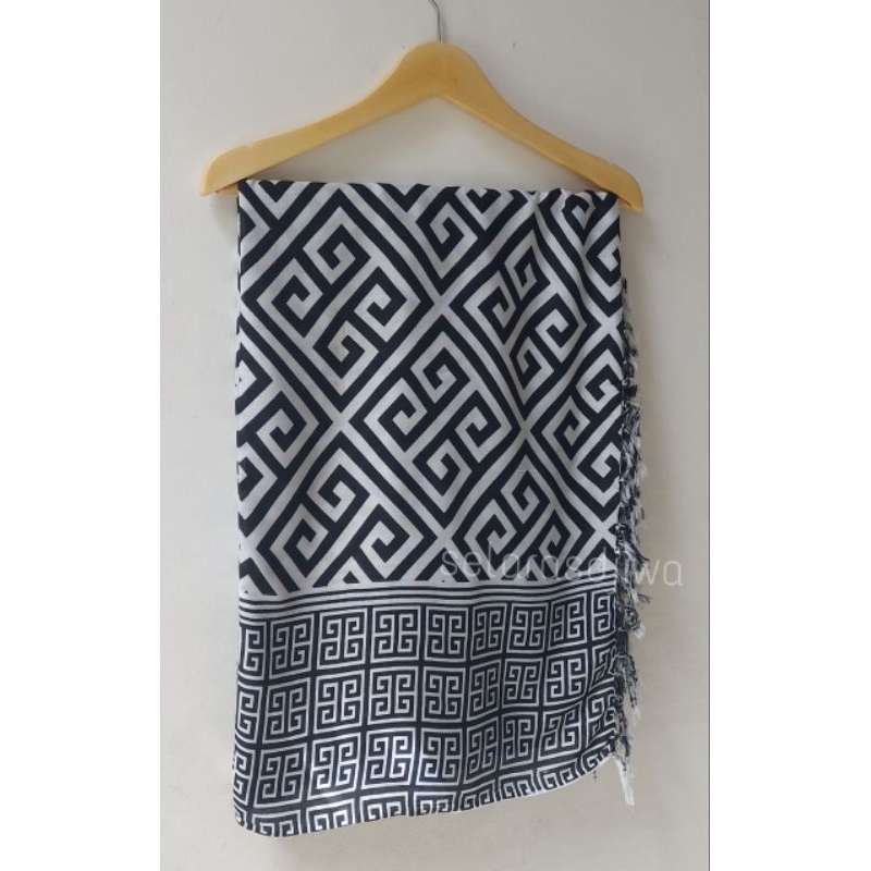 Jual DEFECT KAIN SARONG PANTAI BALI RAYON MOTIF ROSTER HITAM | Shopee ...