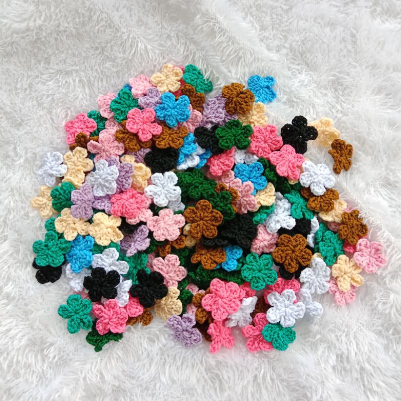 Jual aplikasi bunga rajut mini 2 cm | Shopee Indonesia