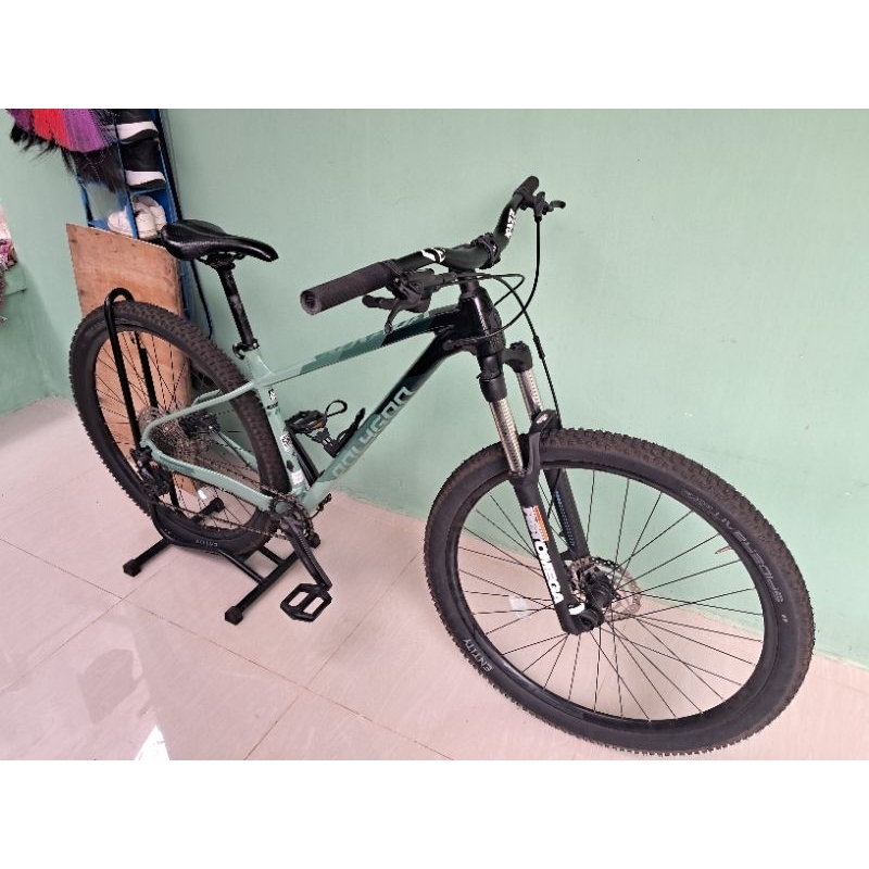 Jual Sepeda MTB Polygon Xtrada 6 M 29er | Shopee Indonesia