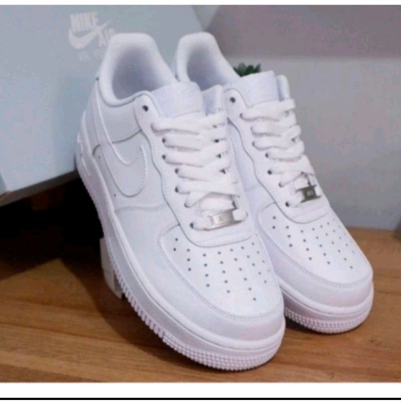 Jual SEPATU PUTIH POLOS AIR FORCE UKURAN 39-40/SEPATU PREMIUM FULL ...