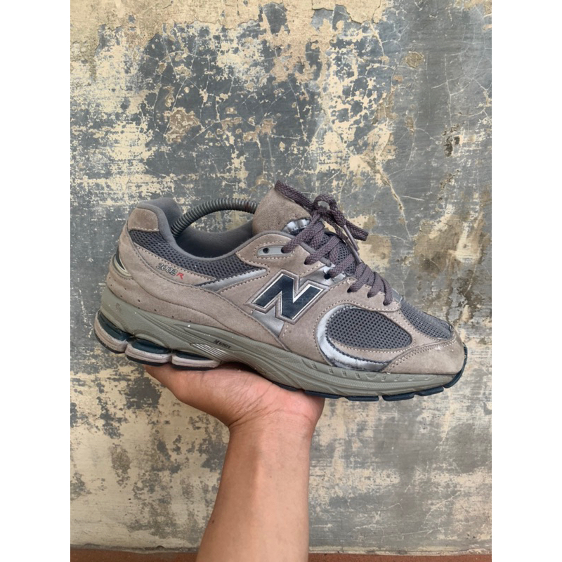 Jual new balance 2002r | Shopee Indonesia