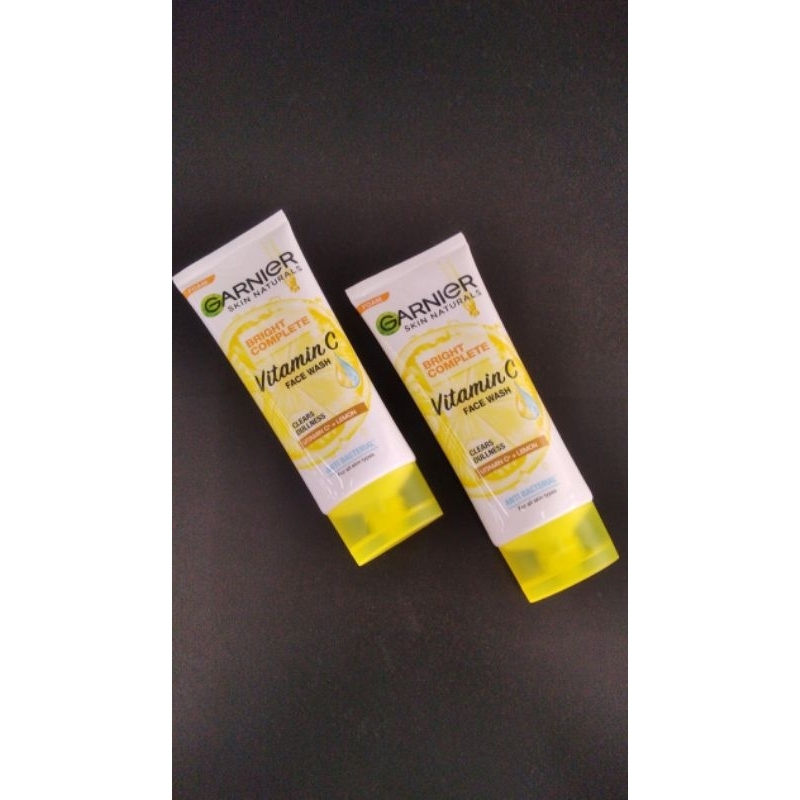 Jual Garnier Bright Complete Facial Foam Pure Lemon 100ML | Shopee ...