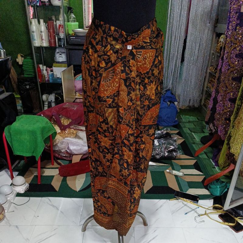 Jual sewek jarik model rok ukuran standar ️ preloved ️ | Shopee Indonesia