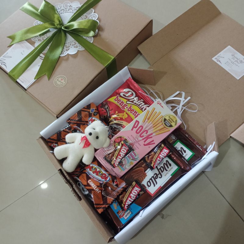 Jual Snack Box Jajanan Kado Wisuda Murah Ulang Tahun Hampers Snack ...