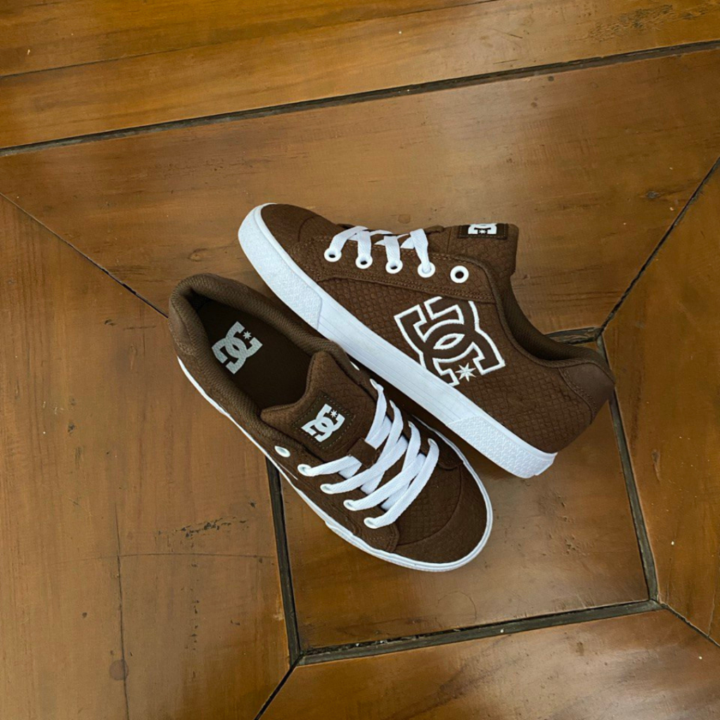 Jual Sepatu Kets Wanita DC Shoes Original Chelsea BRN Deadstock Defect ...