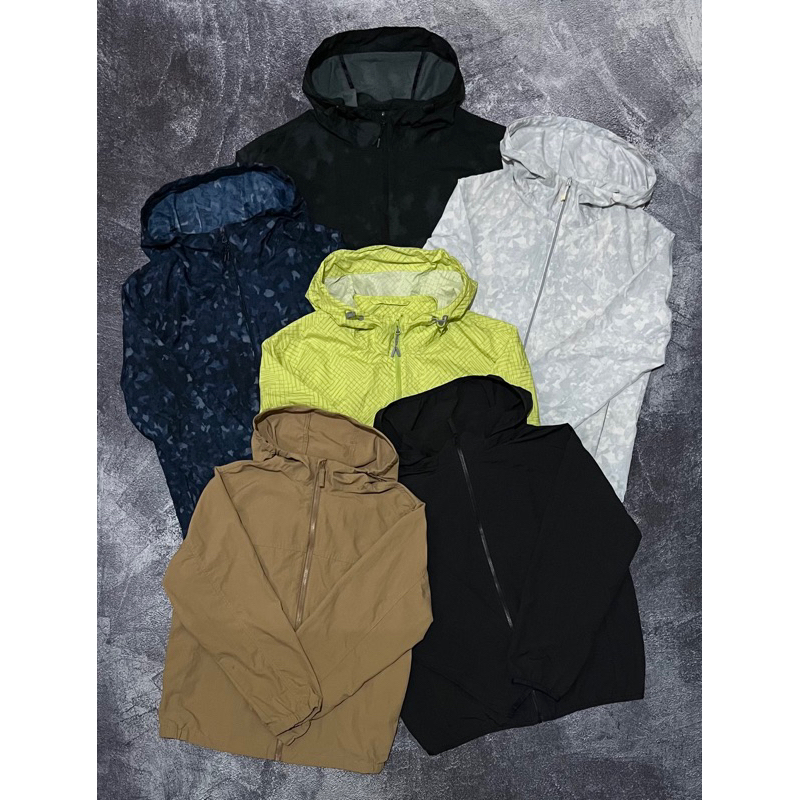 Jual Uniqlo lightweight | Jacket Uniqlo running | Uniqlo pocket ...