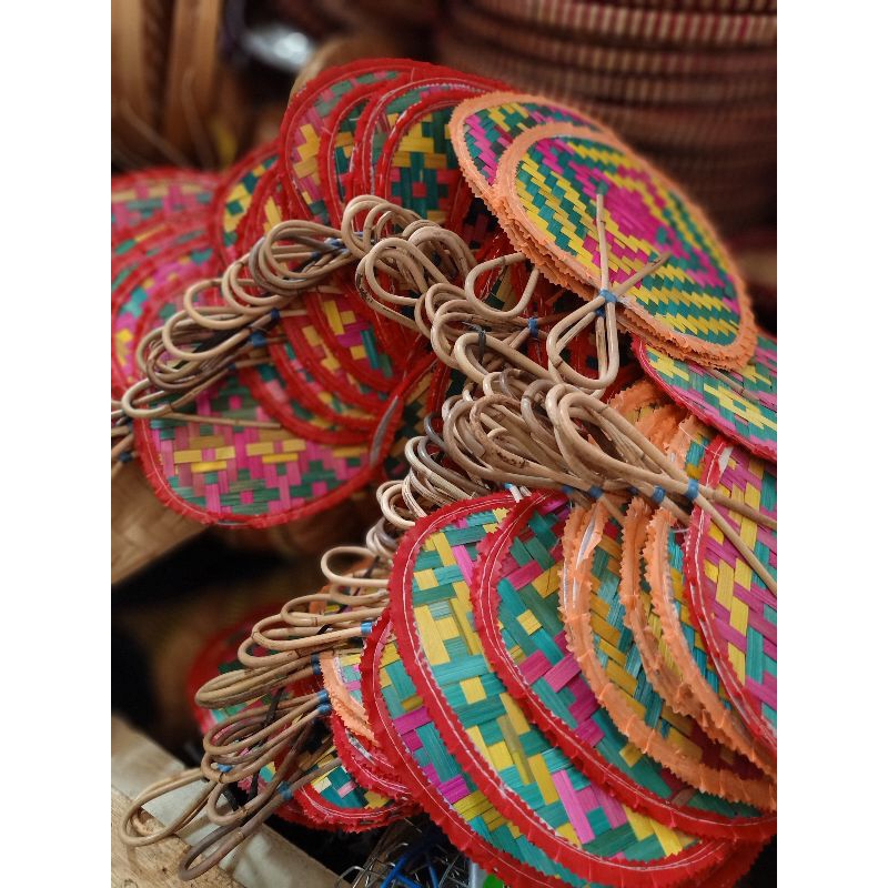 Jual KIPAS BAMBU BULAT KIPAS TRADISIONAL KIPAS TANGAN KIPAS WARNA-WARNI ...