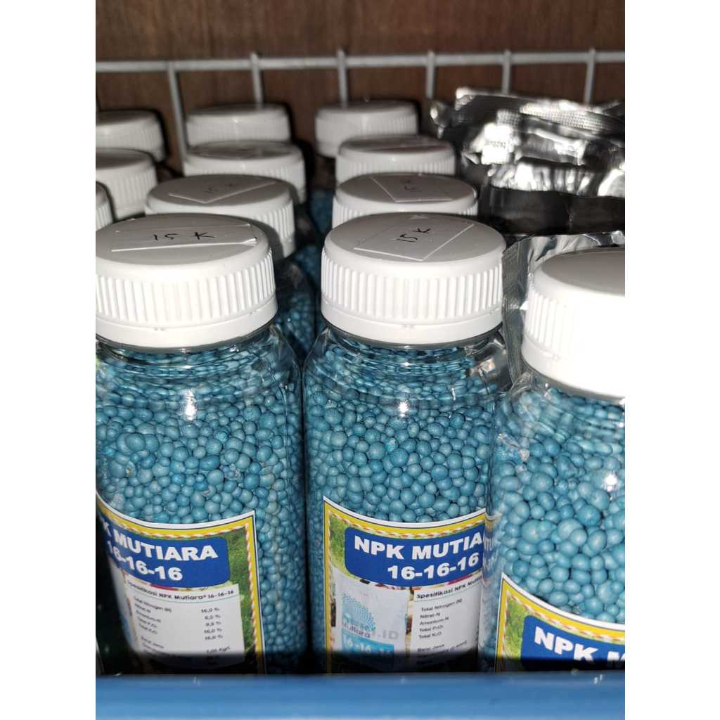 Jual NPK Mutiara 16-16-16 Kemasan Botol 250 gram | Shopee Indonesia