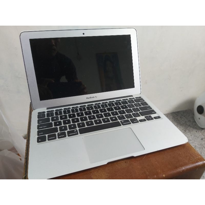 Jual macbook seri a1465 matot part masih lengkap | Shopee Indonesia