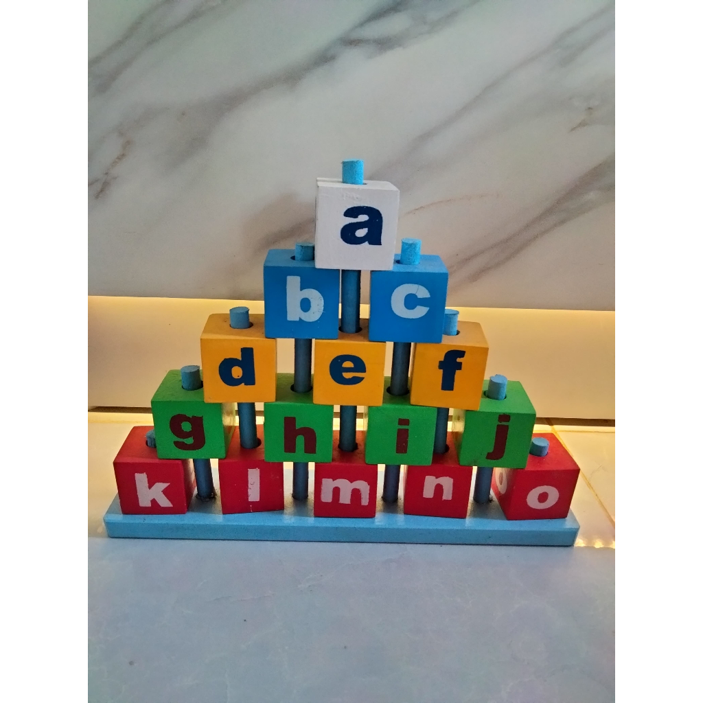Jual Mainan edukatif menara piramida huruf | Shopee Indonesia