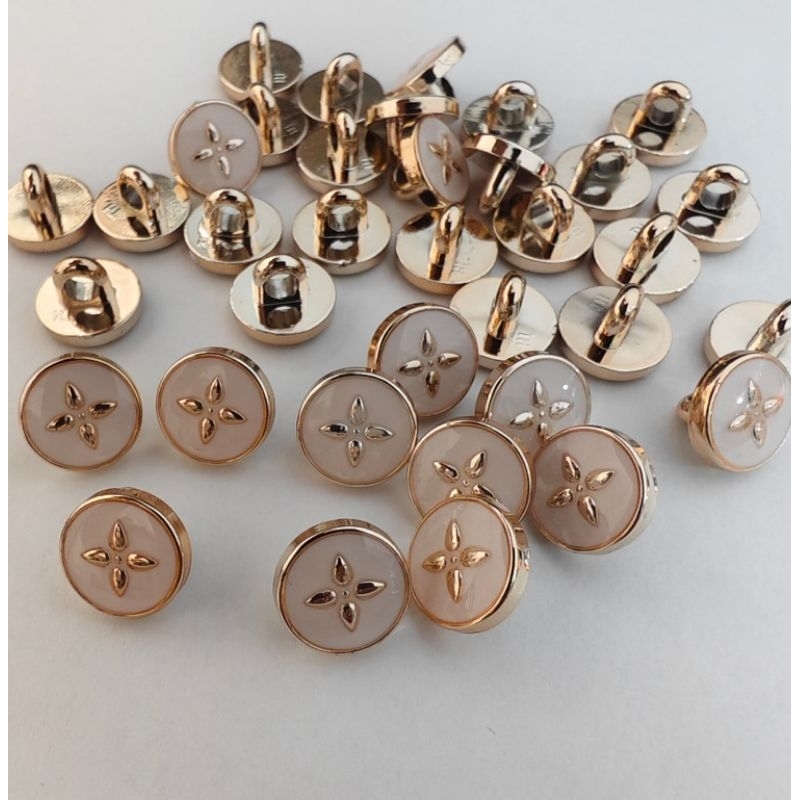 Jual 100 Pcs Kancing Baju hias Jamur Gepeng putih susu Motif Bintang18L ...