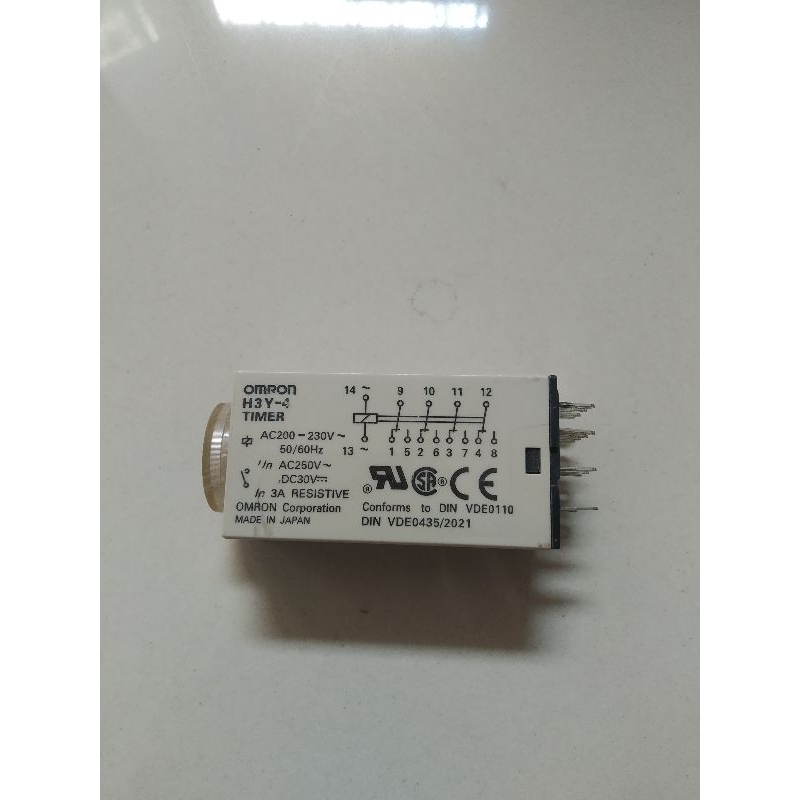 Jual Omron Delay Timer Relay H3Y 4 5 second Source 220vAC 3A Load Kaki ...