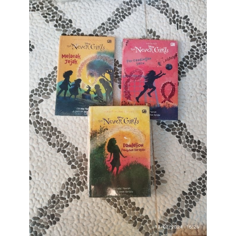 Jual Buku Novel Anak The NEVER GIRLS, Mencari Jejak, Pertandingan Seru ...