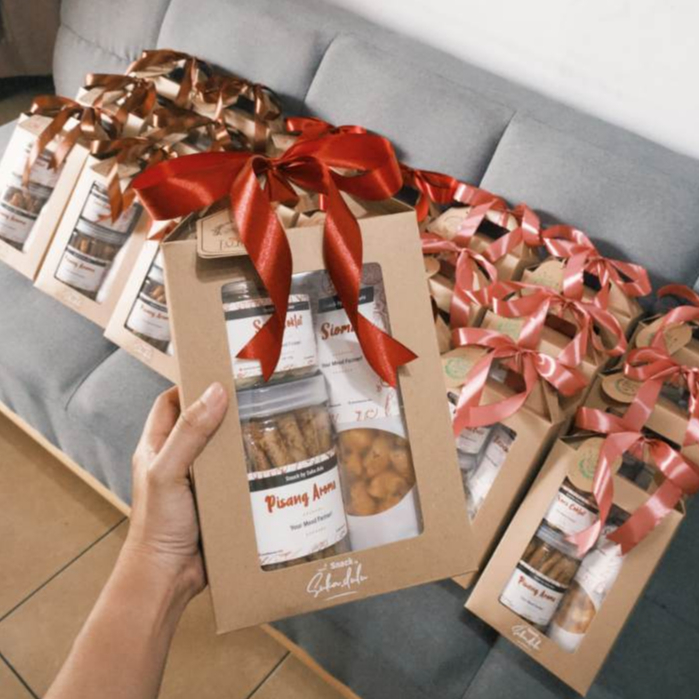 Jual SPECIAL HAMPERS SNACK / GIFT BOX / KADO, snack by suka.dulu ...
