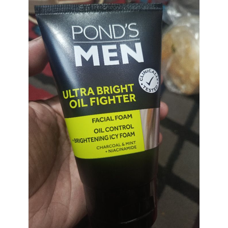 Jual Ponds men ultra bright oil fighter 100ml | Shopee Indonesia