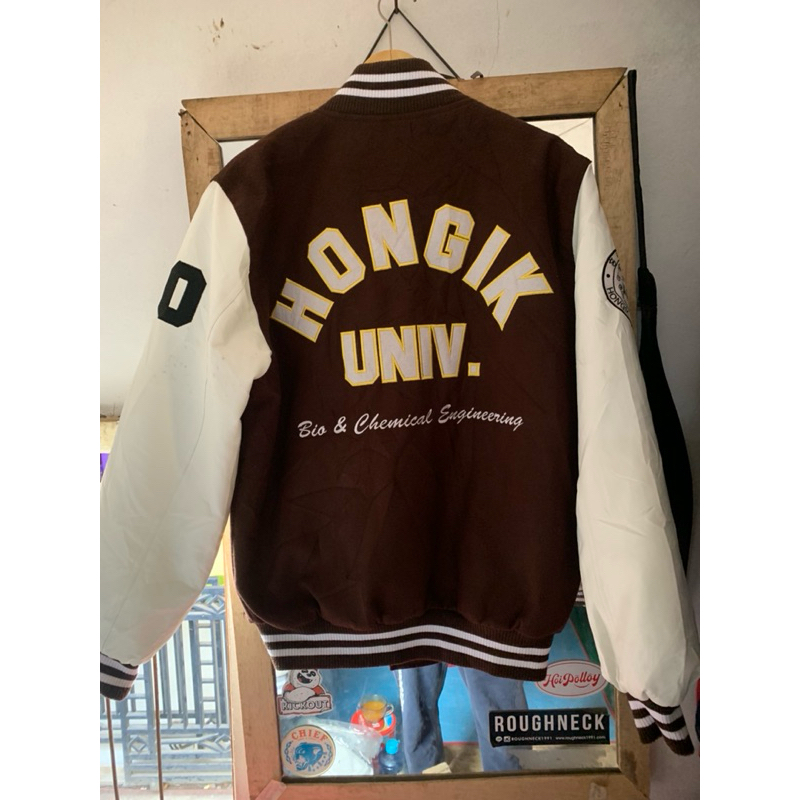 Jual varsity hongik univ warna coklat | Shopee Indonesia