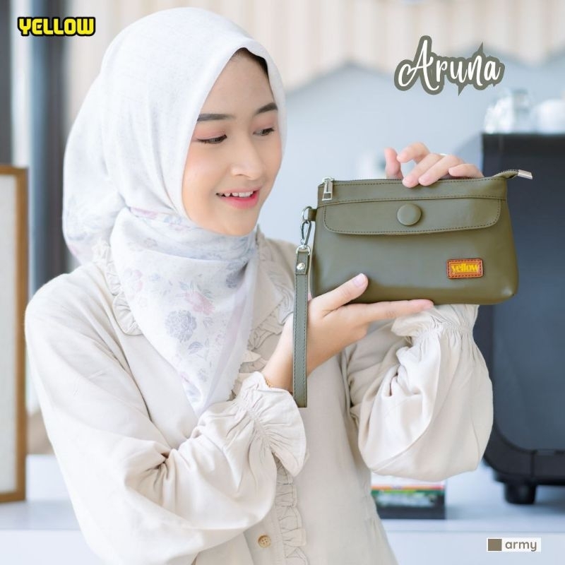 Jual Ummi Hijab Store - ARUNA BY YELLOW DOMPET 3 RUANG BAHAN CHOCOLY WATERPROOF | Shopee Indonesia