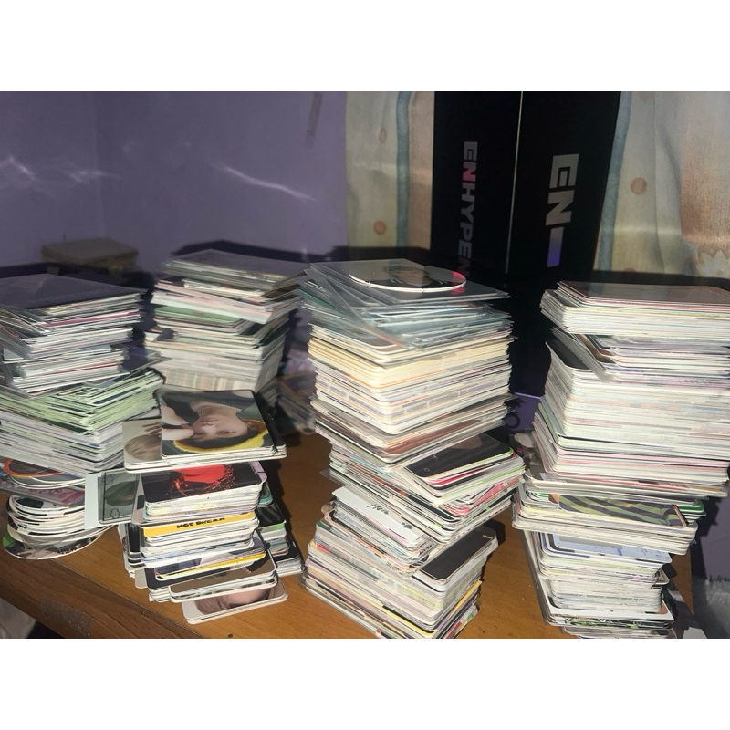Jual isi official mystery box all kpop fandom bts txt enhypen blackpink ...