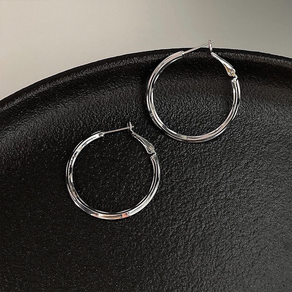 Jual EMLYS.studio - PALOMA EARING - ANTING Simple Aesthetic | Shopee ...