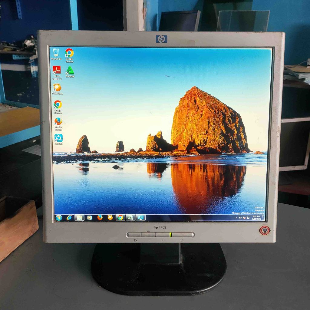 Jual Monitor Lcd Komputer Merk Hp Ukuran 17 Kotak Kondisi Normal ...