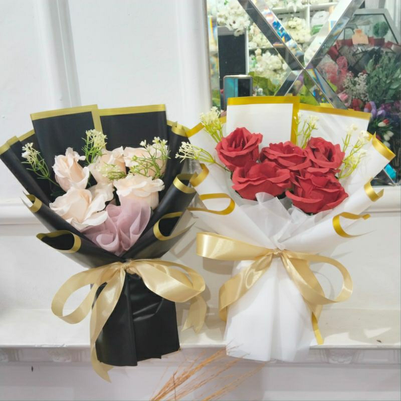 Jual Buketgarden - Buket Mawar Aesthetic Wisuda Graduation Hadiah Ulang Tahun Bucket Flower ...