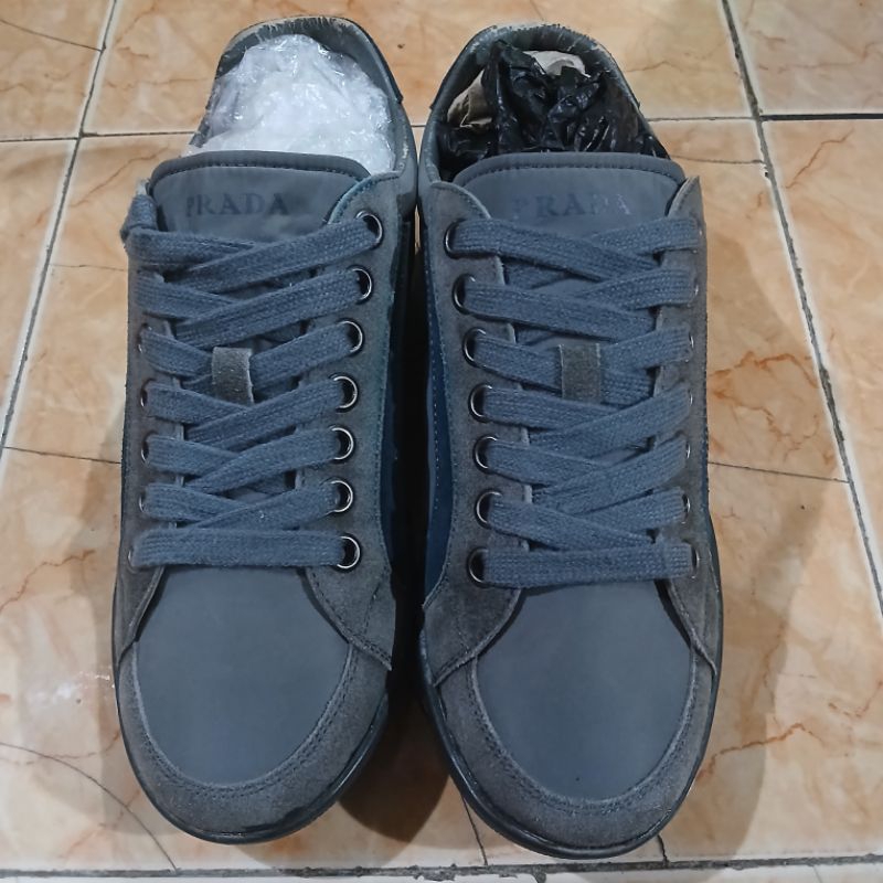 Jual Prada, Size 40 ( 25 Cm ) | Shopee Indonesia