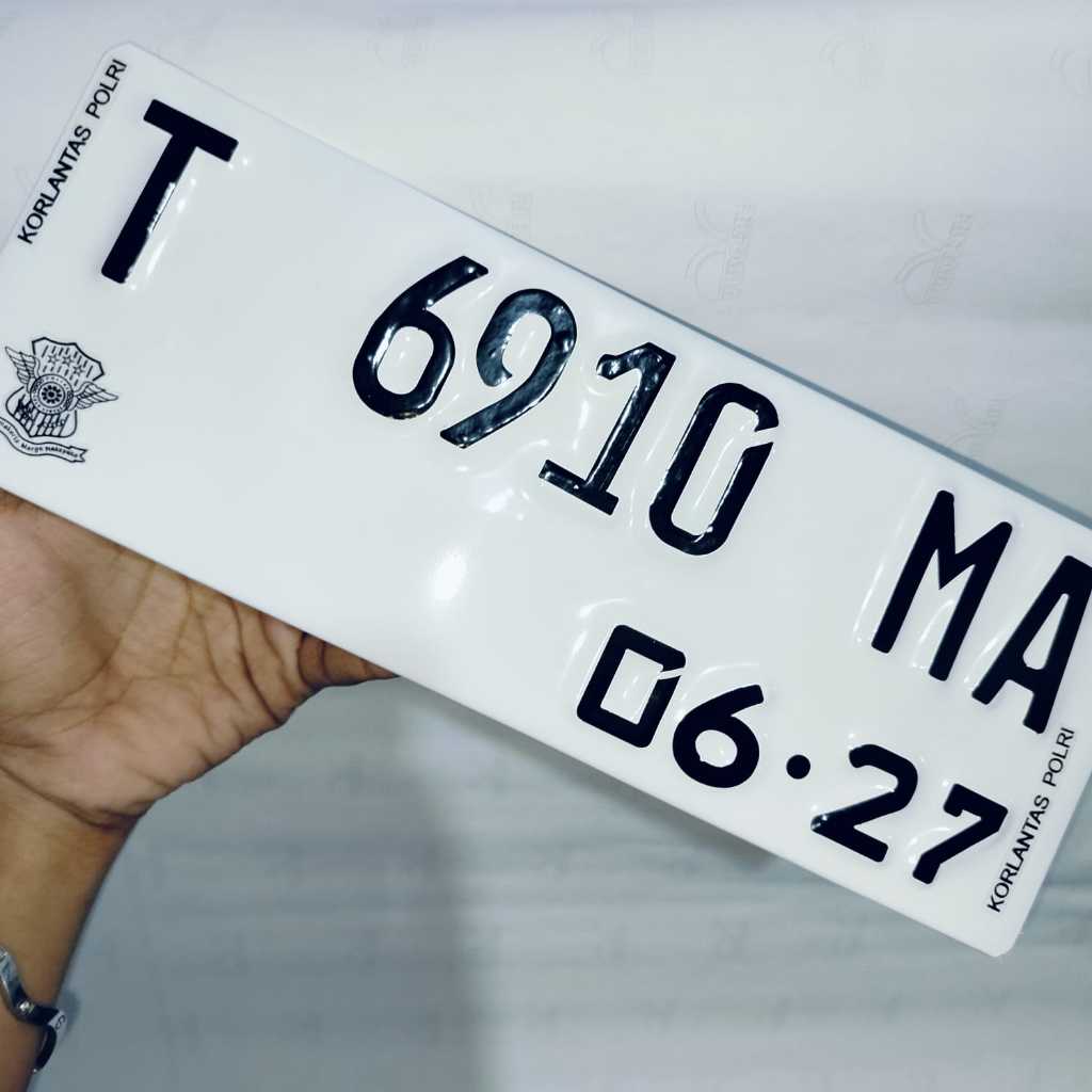 Jual Cetak Baru Angka Plat Motor Putih Lipat Baru Dengan Baut Tanam ...