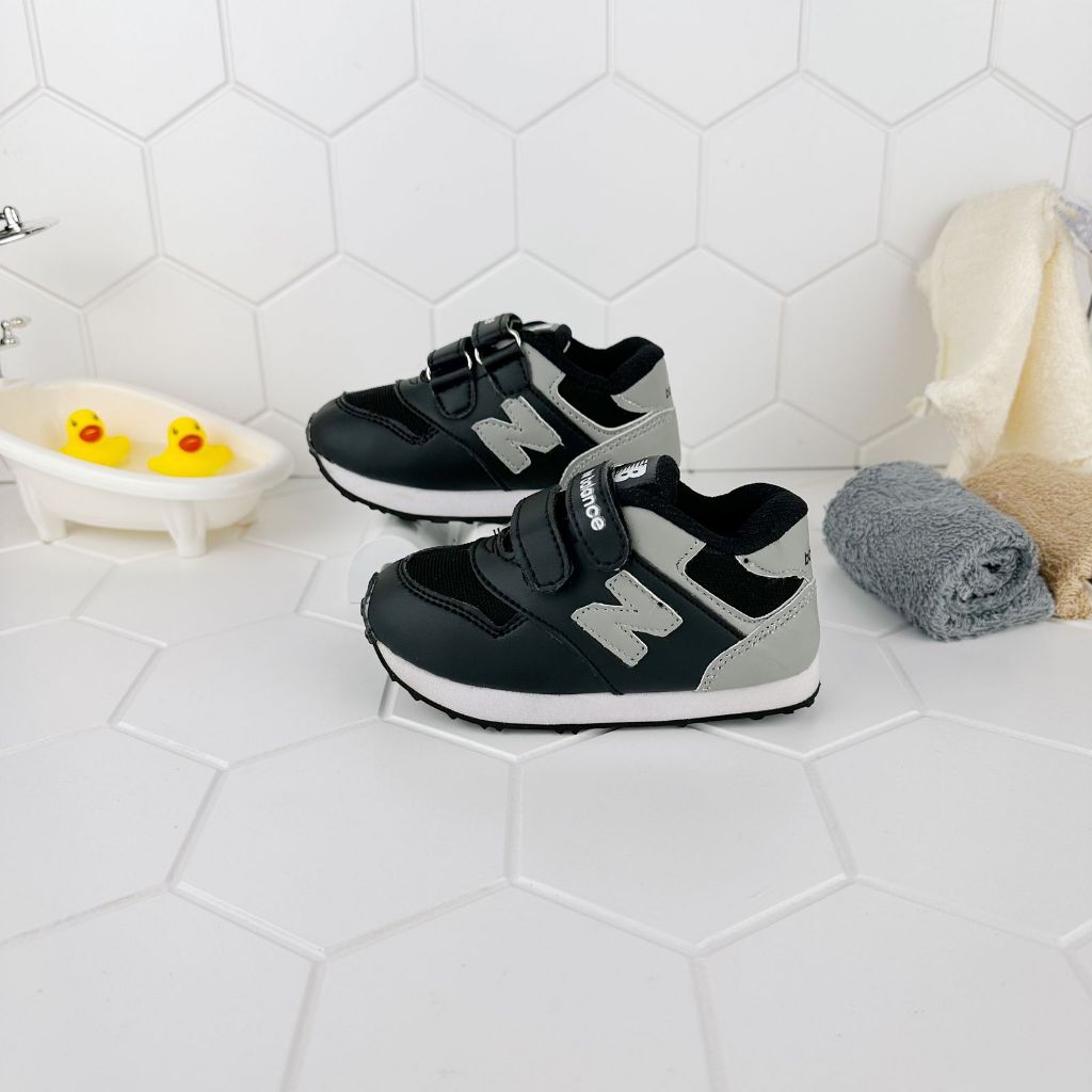 Jual Sepatu Sport Anak NB Running Velcro Black Grey Anak Laki Laki dan ...