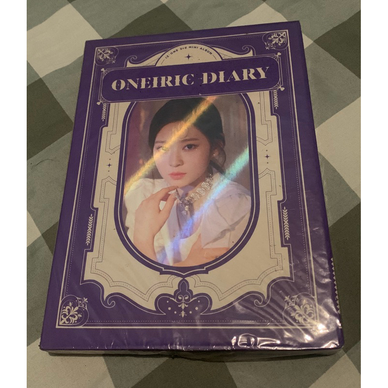 Jual OFFICIAL IZ*ONE Album Oneiric Diary Oneiric ver. Cover Minju ...