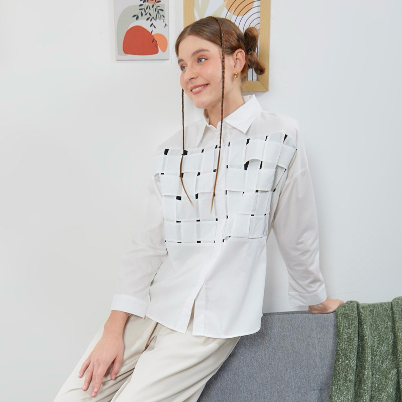Jual [ Senchi ] - Fuwa Weave Shirt / Kemeja Wanita Model Anyaman ...