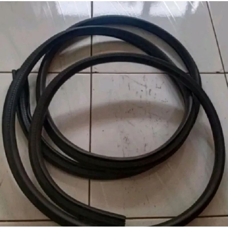 Jual KARET BALON KARET BODY PEREDAM PINTU MOBIL TOYOTA INNOVA THN 2015 ...
