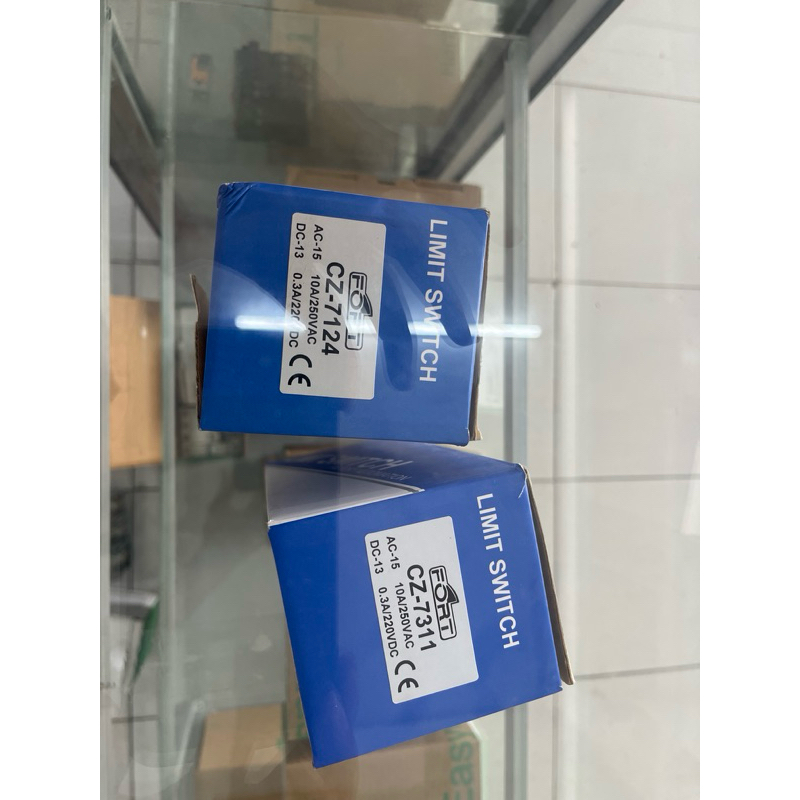 Jual CZ-7124 | 7311 FORT Micro Swich Limit Switch Door Swich Panel ...