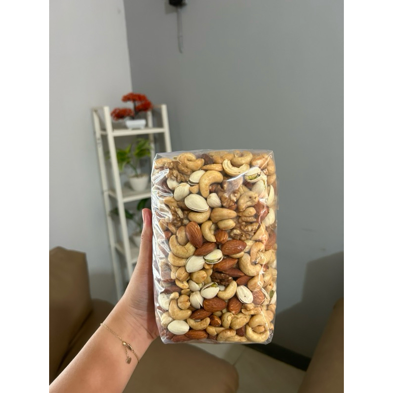 Jual TRIAL MIX KACANG METE, ALMOND , PISTACHIO DAN WALNUT | Shopee ...