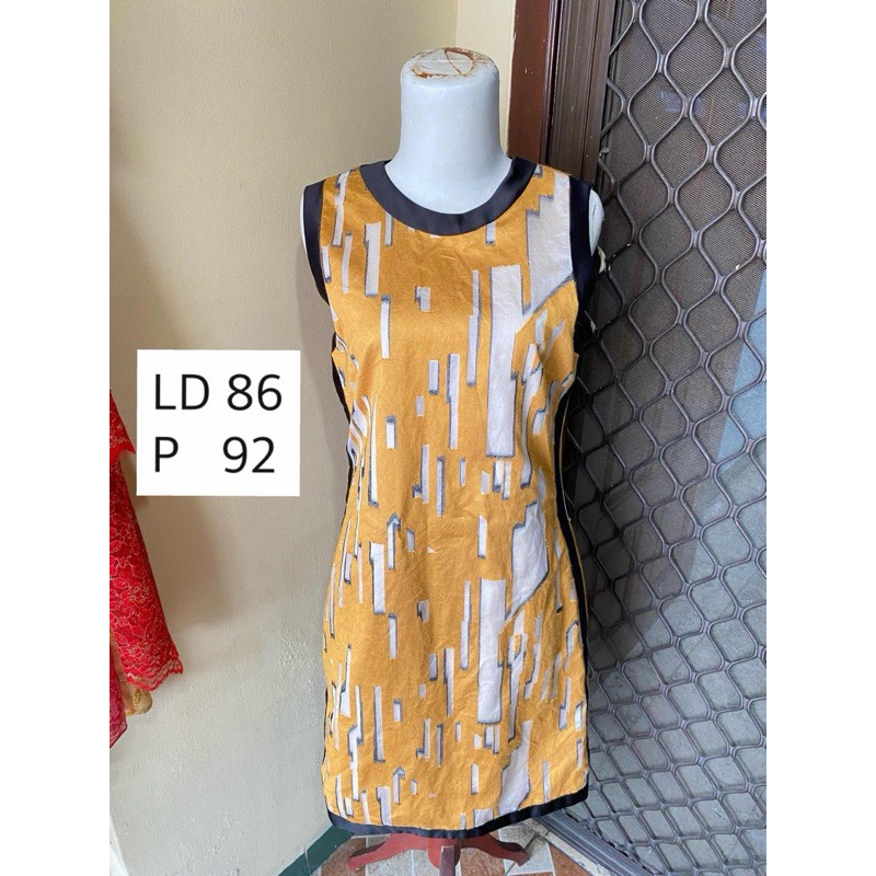 Jual Adeline Hartono Yellow Dress Wanita Kuning - preloved | Shopee ...
