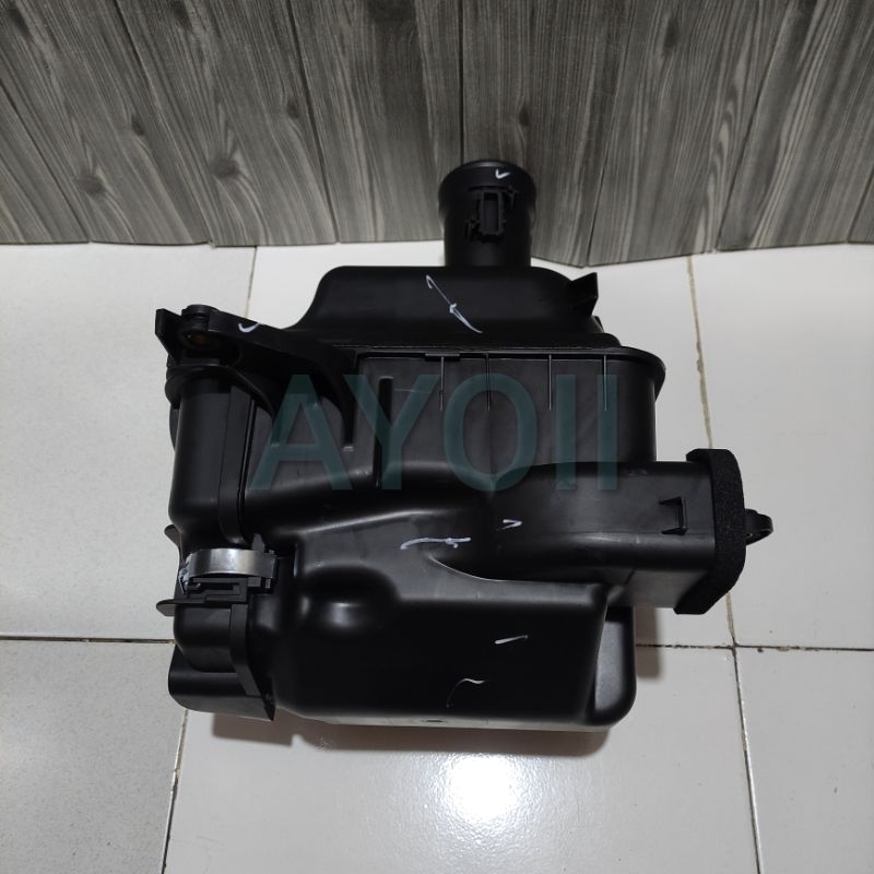 Jual Rumah Tabung Filter Udara Toyota Hiace Commuter 17700-30261 ...