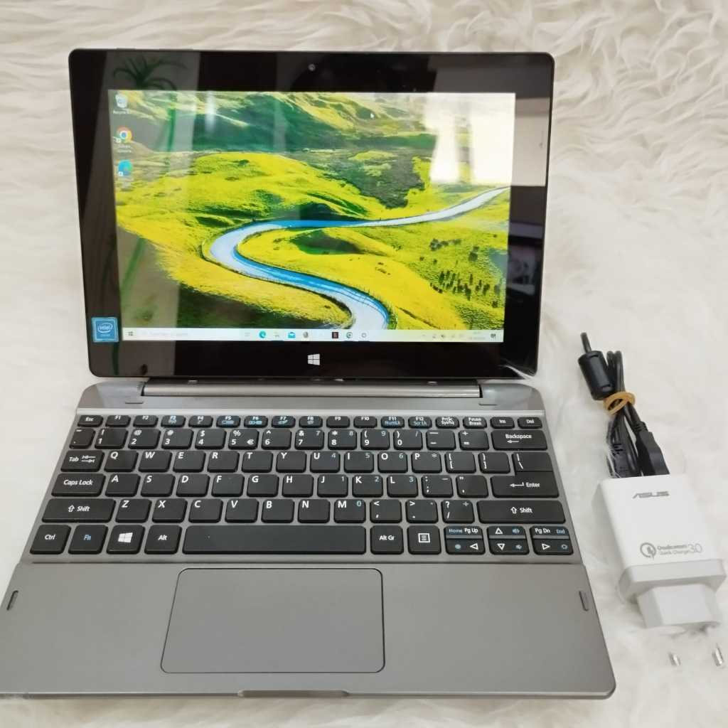 Jual Laptop 10" 2in1 Tablet Touchscreen. Acer Switch One 10 (SW1-011 ...