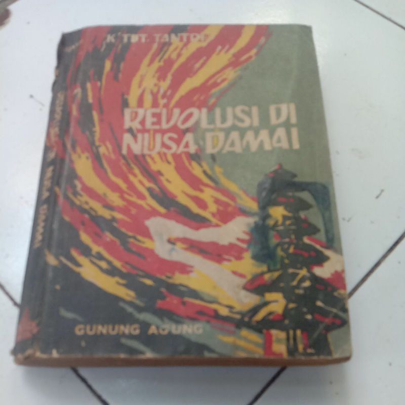 Jual buku, REVOLUSI DI NUSA DAMAI Ketut tantri | Shopee Indonesia