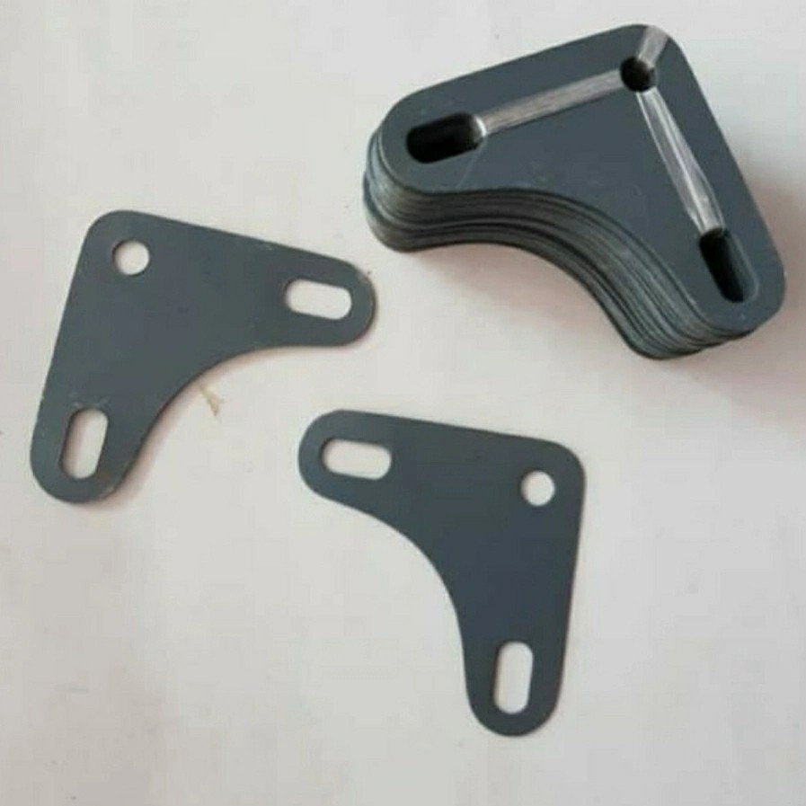 Jual Plat Siku Lubang Segitiga Tipis Rak Besi | Shopee Indonesia