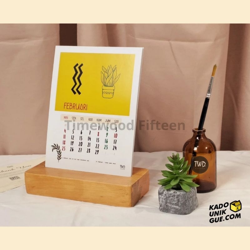 Jual STAND KAYU KALENDAR / PLANNER / MENU | Shopee Indonesia