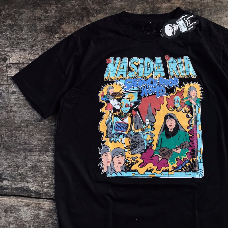 Jual STUPID ERROR X NASIDA RIA TAHUN 2000 TSHIRT BLACK | Shopee Indonesia