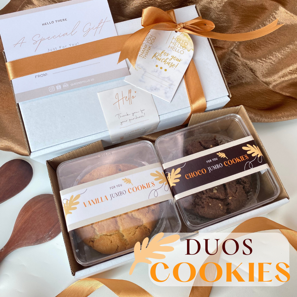 Jual Hampers Kue Cookies JUMBO 2 Jar + Boneka + Wisuda + Paper Flower ...