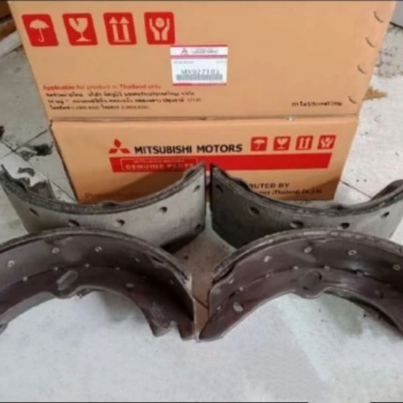 Jual BRAKE SHOE ASSY REAR SEPATU KAMPAS REM BELAKANG MITSUBISHI CANTER ...
