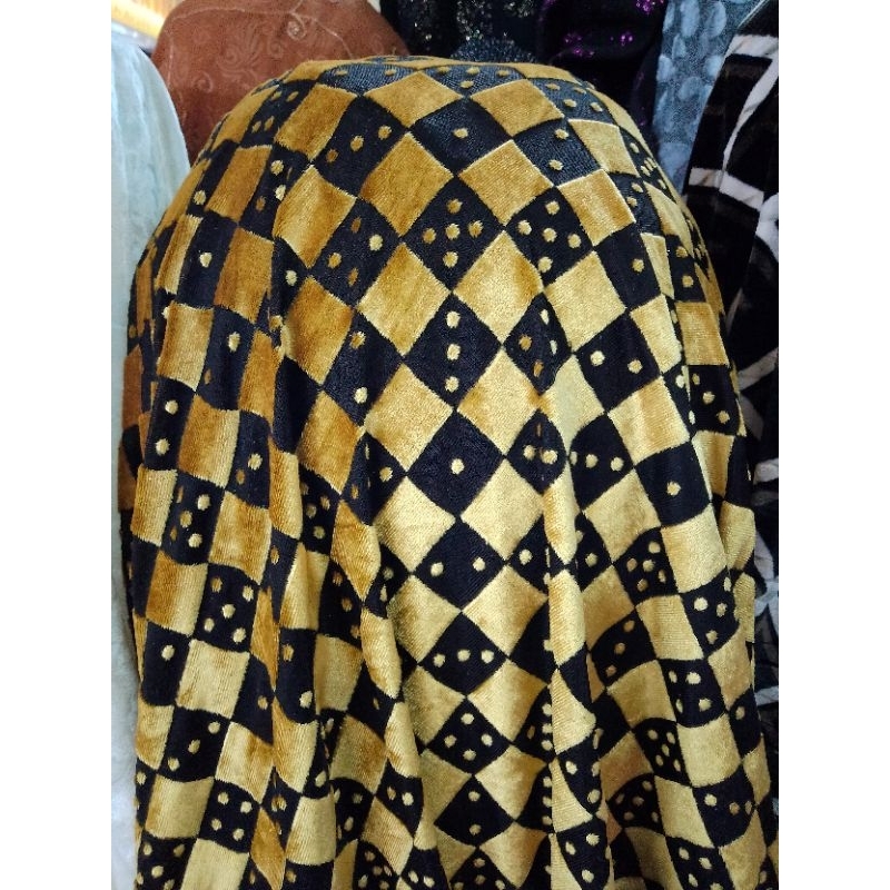 Jual bahan bludru embos kotak dadu gold | Shopee Indonesia