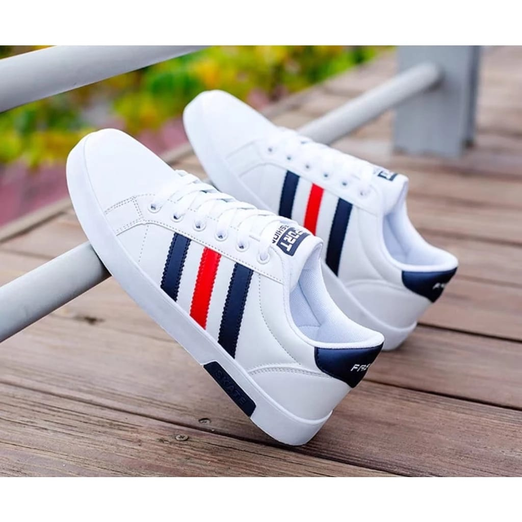 Jual sepatu sneakers pria model garis 3 warna hitam putih dan merah ...